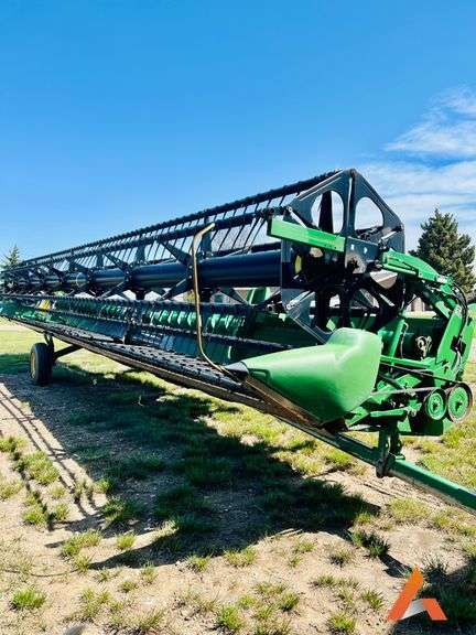 2004 John Deere 936D draper header, 36 ft, pea auger - Ascent Auction