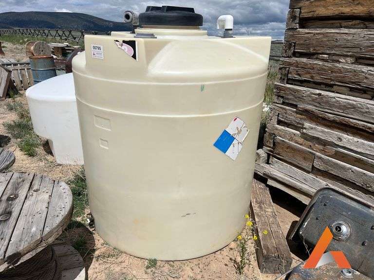 Poly Cal Plastics Poly Tank, 700 gal. - Ascent Auction