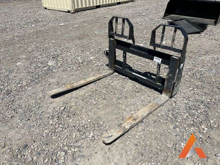"Unused" 42" OEM Bobcat pallet forks 2500lb capacity - Ascent Auction