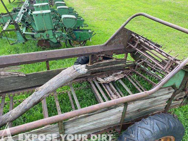 Antique Manure Spreader - Advantage Land Co./G3 Auction - South Dakota ...