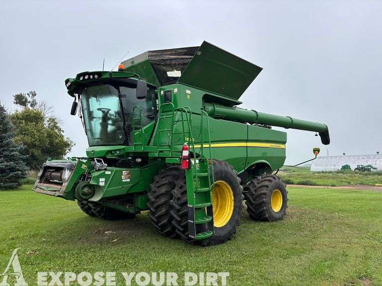 2018 John Deere S690 Combine - Advantage Land Co./G3 Auction - South ...
