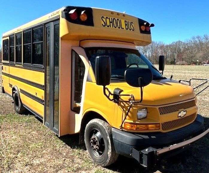 2015 CHEVROLET EXPRESS 3500 COLLINS SMALL SCHOOL BUS #2649 - Mathies & Sons, Inc. t/a 422 Sales