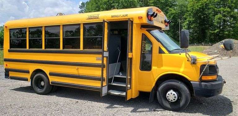 2013 CHEVROLET EXPRESS 4500 THOMAS MINOTOUR SMALL SCHOOL BUS #5563 - Mathies & Sons, Inc. t/a ...