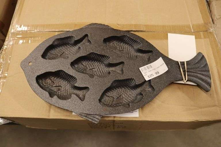 All to go - 6 Old Mountain cast iron fish cornbread pans - Backes ...