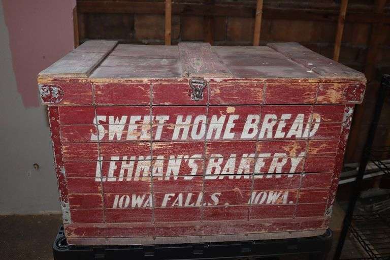 22" x 32" x 20" Tall wood bread crate with lid - Backes Commercial ...