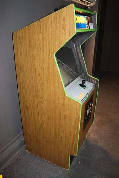 1981 Sega/Gremlin Frogger arcade game - accepts tokens - works properly ...