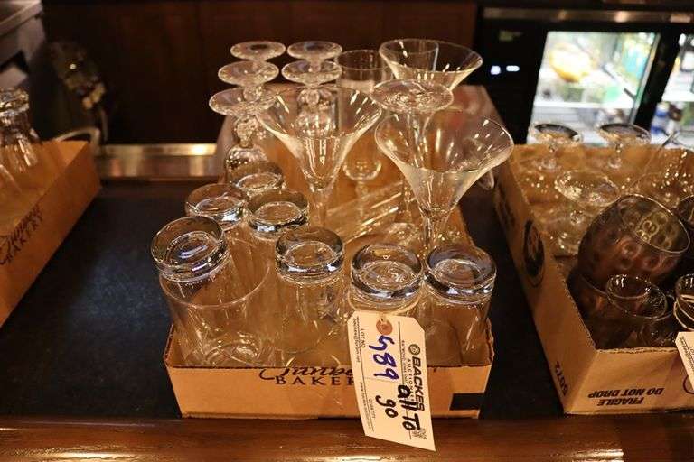 All to go - Misc. bar glasses - Backes Commercial Auctioneers