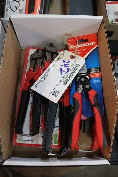 Box flat to go - Assorted snips - Backes Commercial Auctioneers