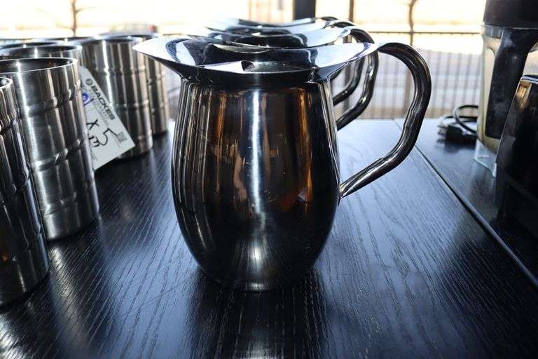 Times 5 - 64 oz. stainless water pitchers - Backes Commercial Auctioneers