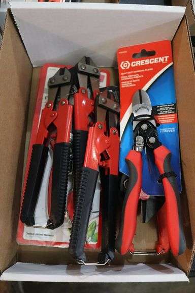 Box flat to go - Assorted snips - Backes Commercial Auctioneers