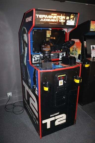 1991 Midway Terminator 2 Judgement Day multi player arcade game ...