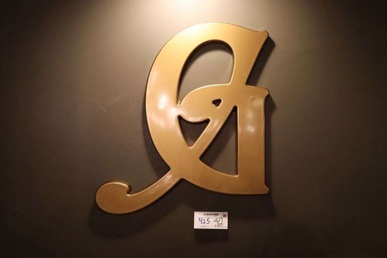 32" Garrison plastic G letter - Backes Commercial Auctioneers