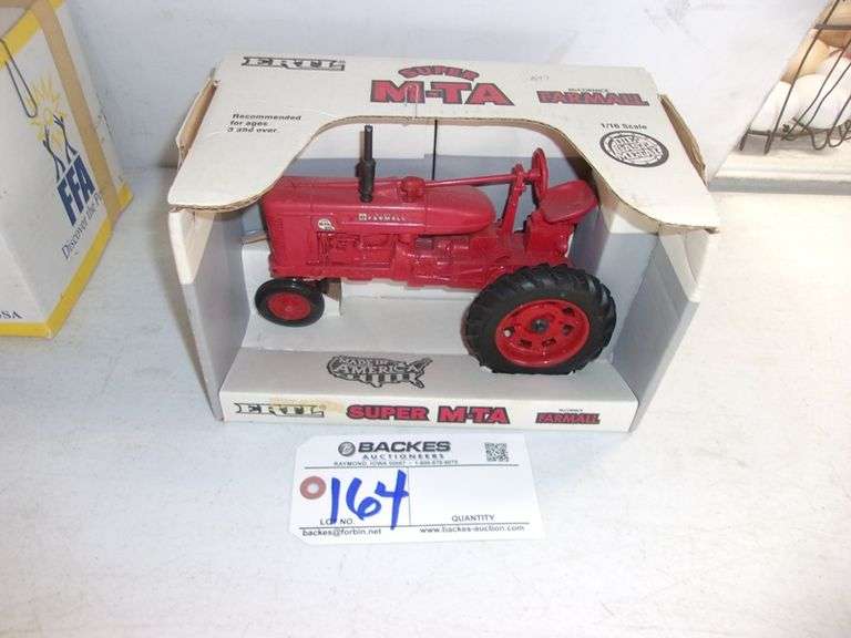 Farmall Super MTA wide front in box - Backes Commercial Auctioneers