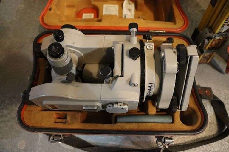 Lietz TM6 transit with story pole, tripod, & case - Backes Commercial ...