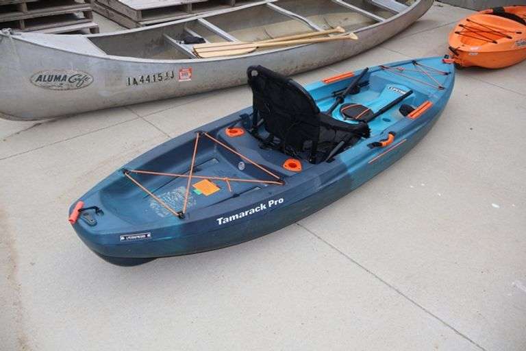 Lifetime Tamarack Pro 120" fishing kayak w/ paddle - Backes Commercial ...