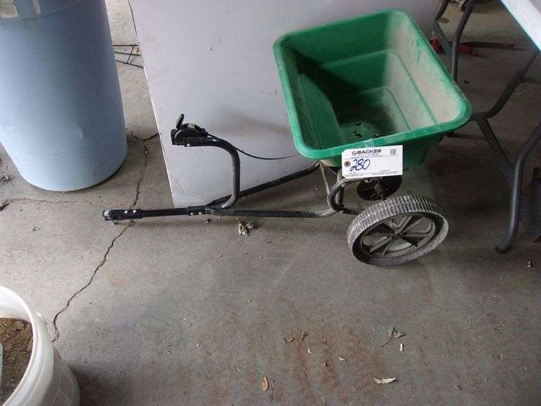 Pull type spreader - Backes Commercial Auctioneers