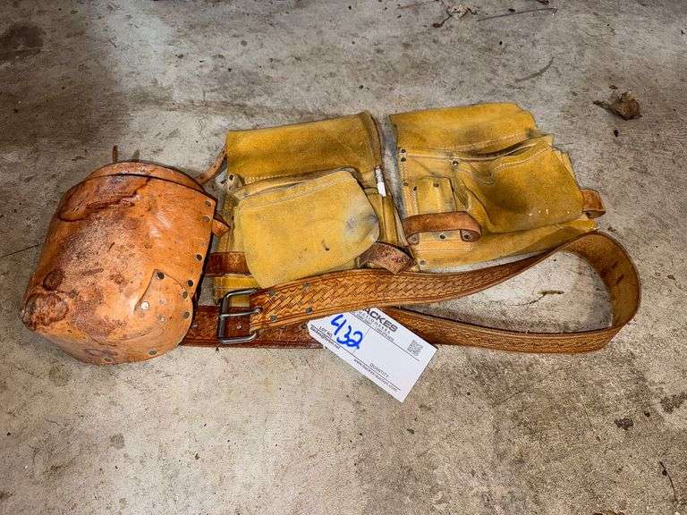 Tool belt - knee pads - Backes Commercial Auctioneers