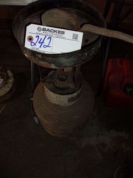 Lead pot and ladles - Backes Commercial Auctioneers