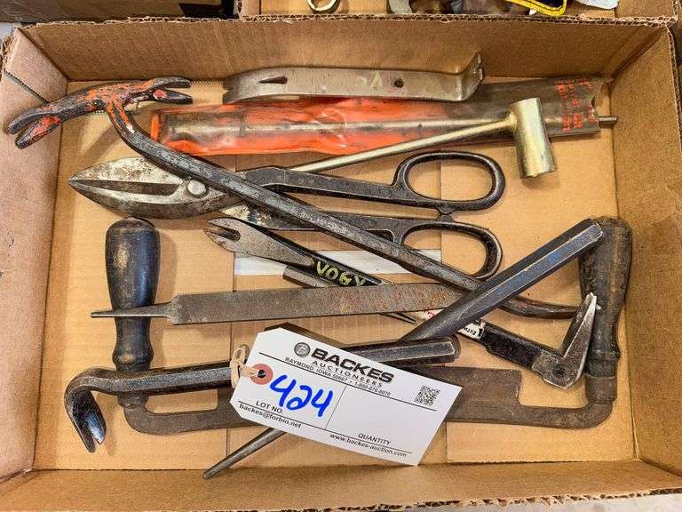 Box of bars - Cutters - Misc. - Backes Commercial Auctioneers