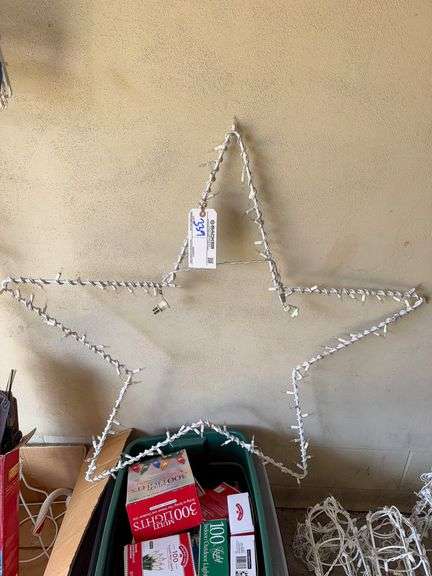 Lighted star - Backes Commercial Auctioneers