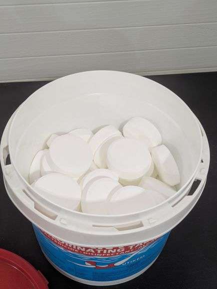 Utikem 25 lb. Tub of giant 3" chlorinating tablets - bucket weights 27. ...