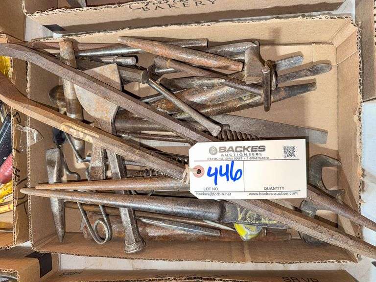 Box of chisels - Bars - Misc. - Backes Commercial Auctioneers
