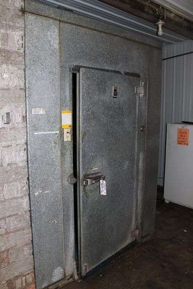 Bally 6' x 6' x 102" high galvanized walk in freezer w/ floor, 1 fan ...