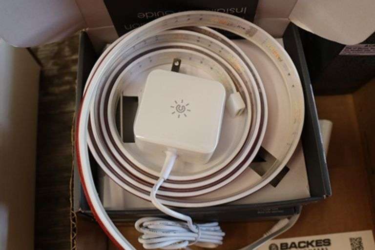 Box to go - GE LED strip lights - Backes Commercial Auctioneers
