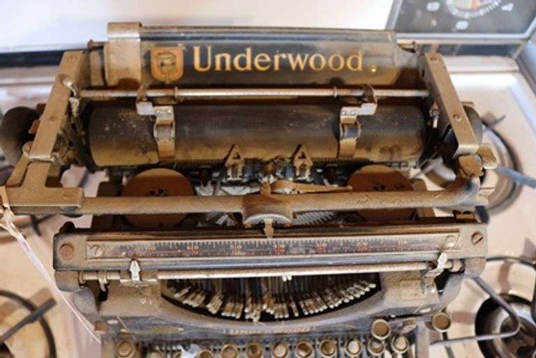 Underwood No. 5 vintage typewriter - Backes Commercial Auctioneers