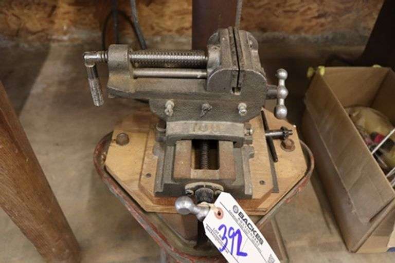 4" Wide 2 way machinist vise - Backes Commercial Auctioneers
