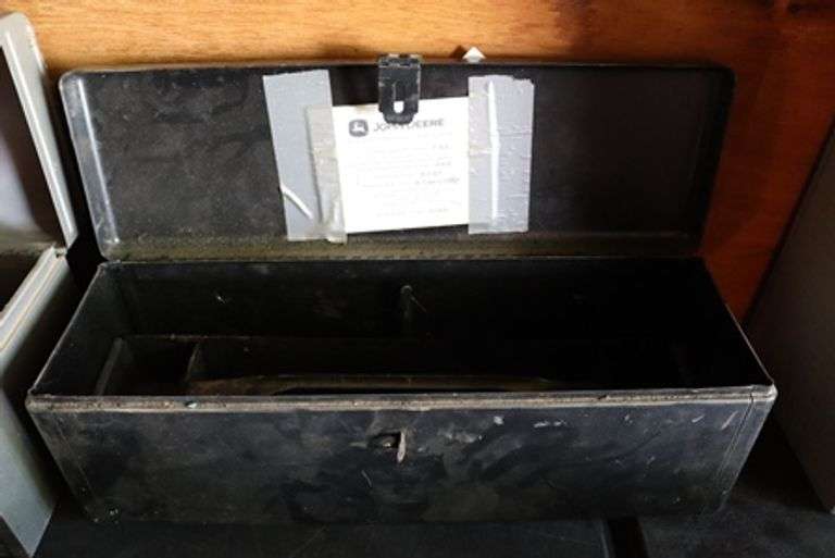 John Deere workman tool box - Backes Commercial Auctioneers