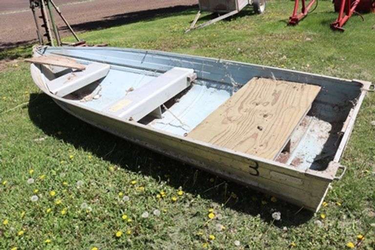 11 1/2 ft Montgomery Word Sea King aluminum row boat with oars - seats ...