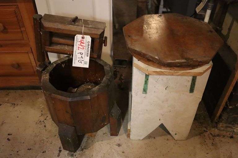 Pair to go - Wood stand & vintage wood washing machine - located in ...
