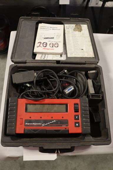 Snap-On MT2500 diagnostic automotive scanner with case - Backes ...