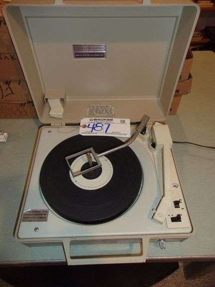GE portable record player - Backes Commercial Auctioneers