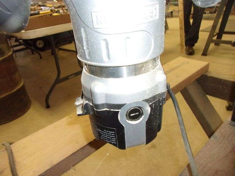 Craftsman Router table with router - Backes Commercial Auctioneers