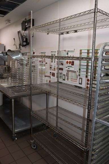 24" x 48" portable chrome coated wire rack - Backes Commercial Auctioneers