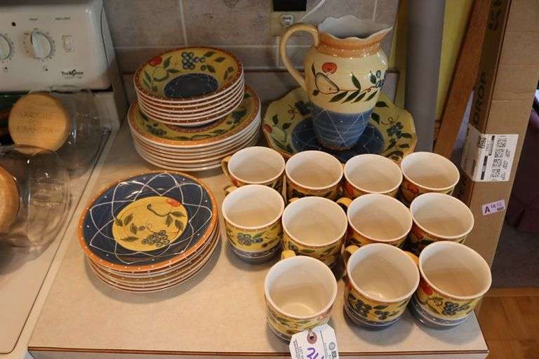 Salute Ceramics Tuscan Fruit dish set - Backes Commercial Auctioneers