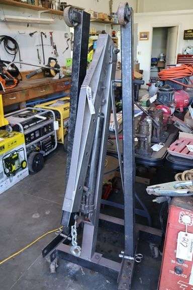 Larin 2 ton portable foldable engine hoist - Backes Commercial Auctioneers