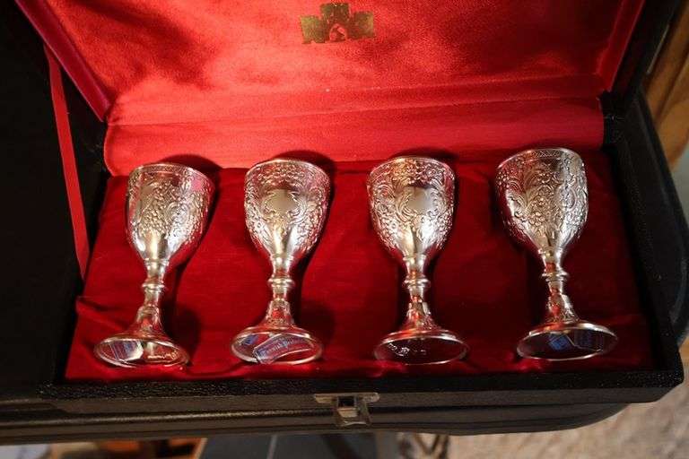 Small silver plated goblets - Backes Commercial Auctioneers