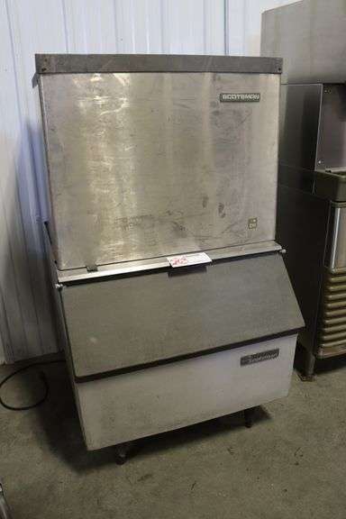 Scotsman CM3 IWC530 water cooled ice machine with bin - Backes ...