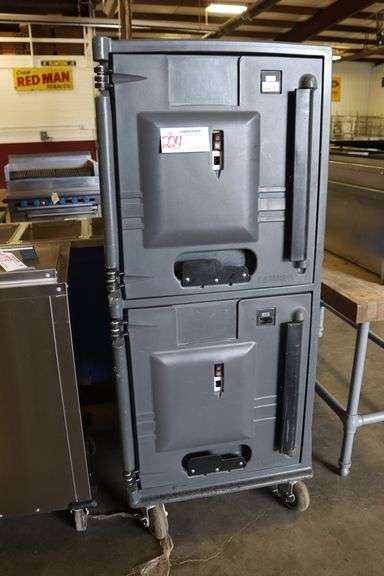 Cambro 47631 portable catering cabinet - Backes Commercial Auctioneers