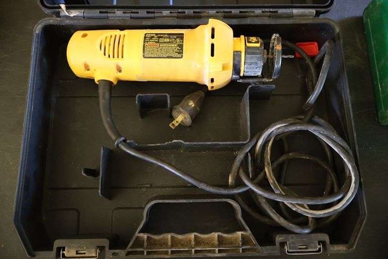 Dewalt DW660 electric cut out tool - Backes Commercial Auctioneers