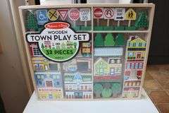 Melissa and Doug Town Play Set - Backes Commercial Auctioneers