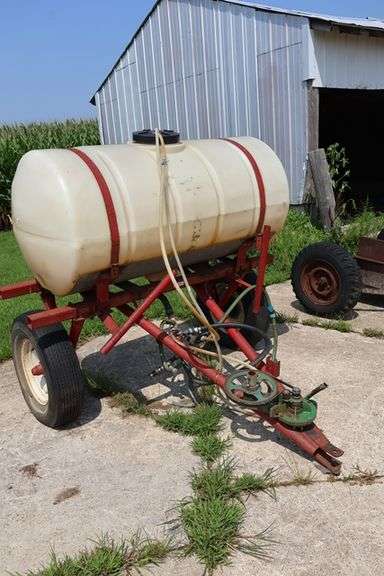 200 Gallon pull behind water tank - Backes Commercial Auctioneers
