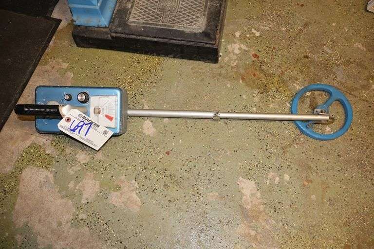 Relco Pacesetter metal detector - as is - Backes Commercial Auctioneers