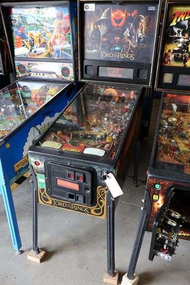 Pinball Incorporated Pinball I-0080 Lord of the Rings coin operated ...