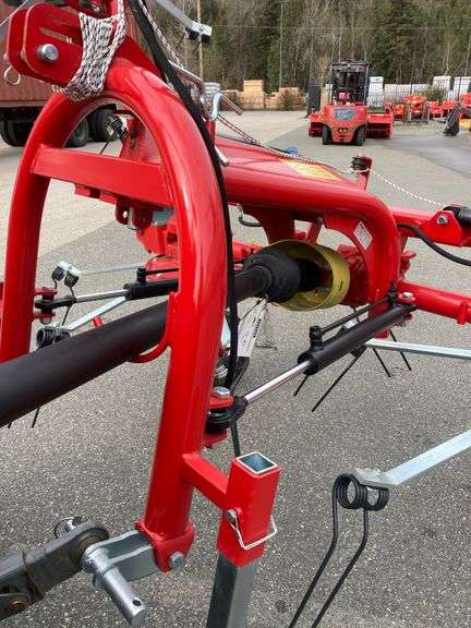 18' Daros GT560 DR Hay Tedder - 4 Basket - New - Beekman Auctions Ltd