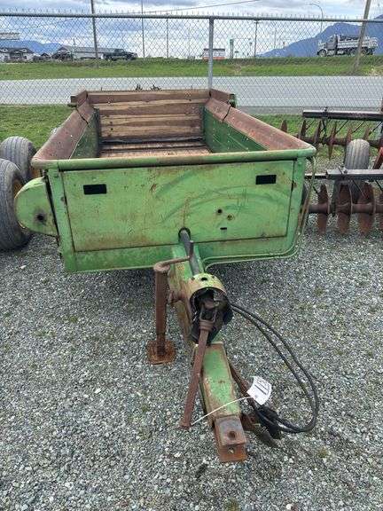 John Deere 34 Manure Spreader - Beekman Auctions Ltd
