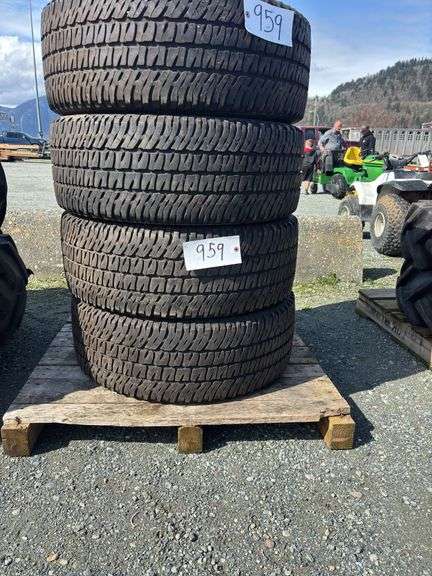 Set of 4 Tires LT285/55 R20 - Beekman Auctions Ltd